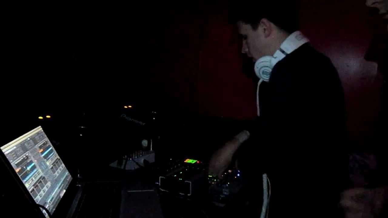 Davide Bossi dj @ FULL UP (FI) 23/03/2012 (Part.1) - YouTube