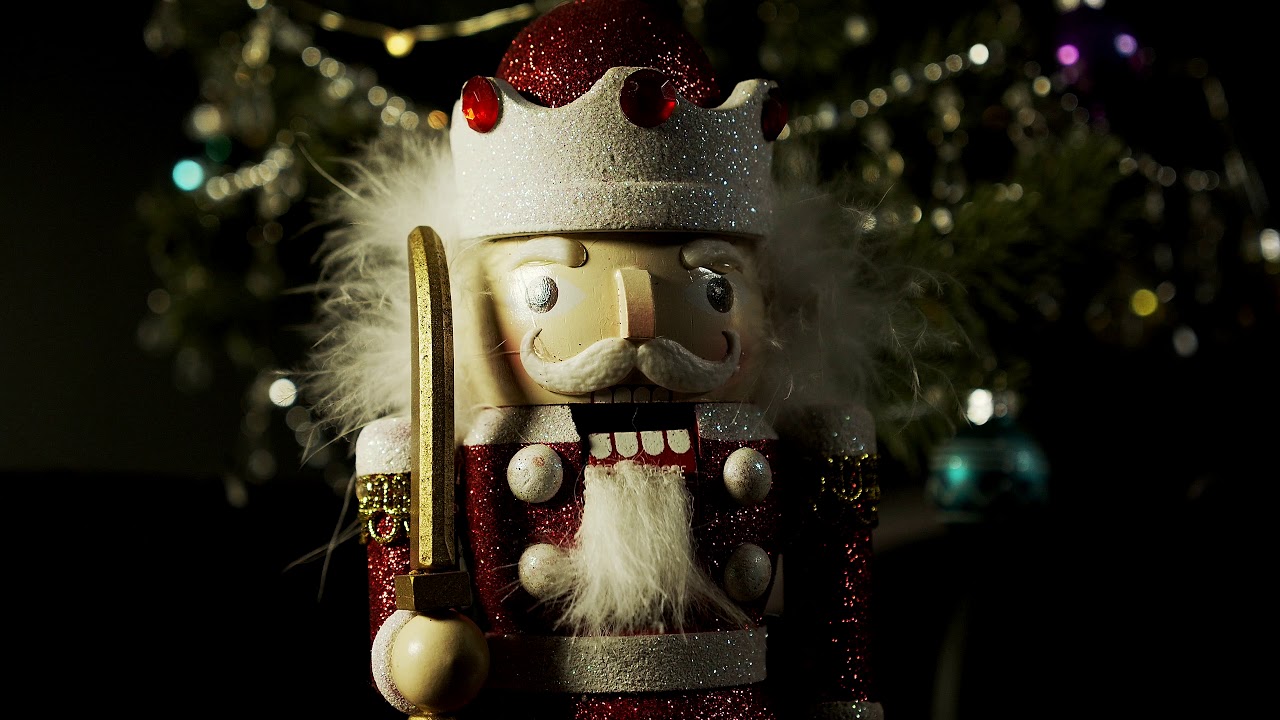 Singing Nutcracker - YouTube