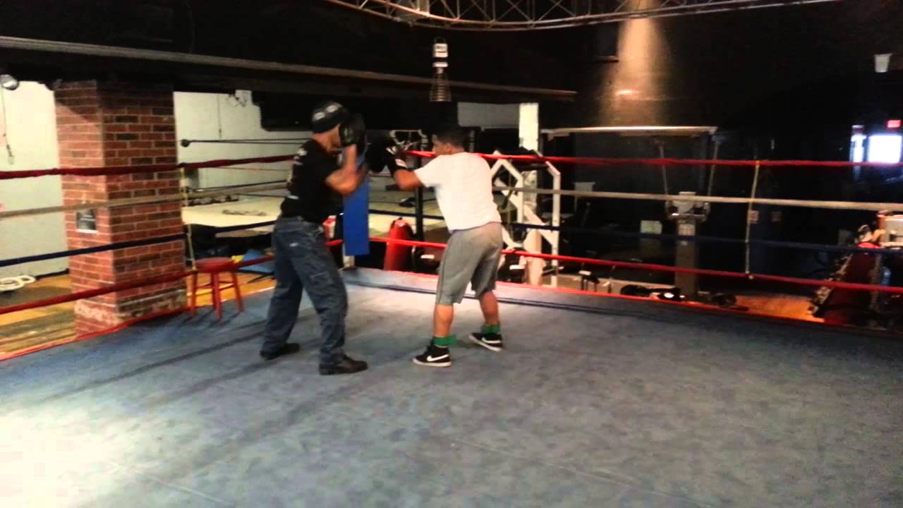 Junior's one on one boxing training session 3. - YouTube