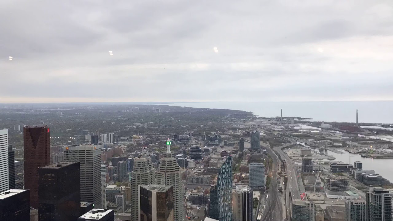 Time Lapse Video of Toronto from CN Tower Revolving 360 Restaurant ...