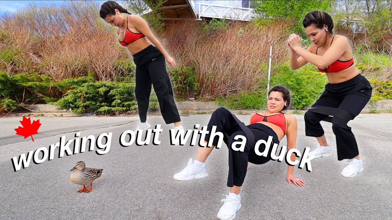 VERY CANADIAN LEGS AND GLUTE WORKOUT SESSION WITH A DUCK + CHIT CHAT ...