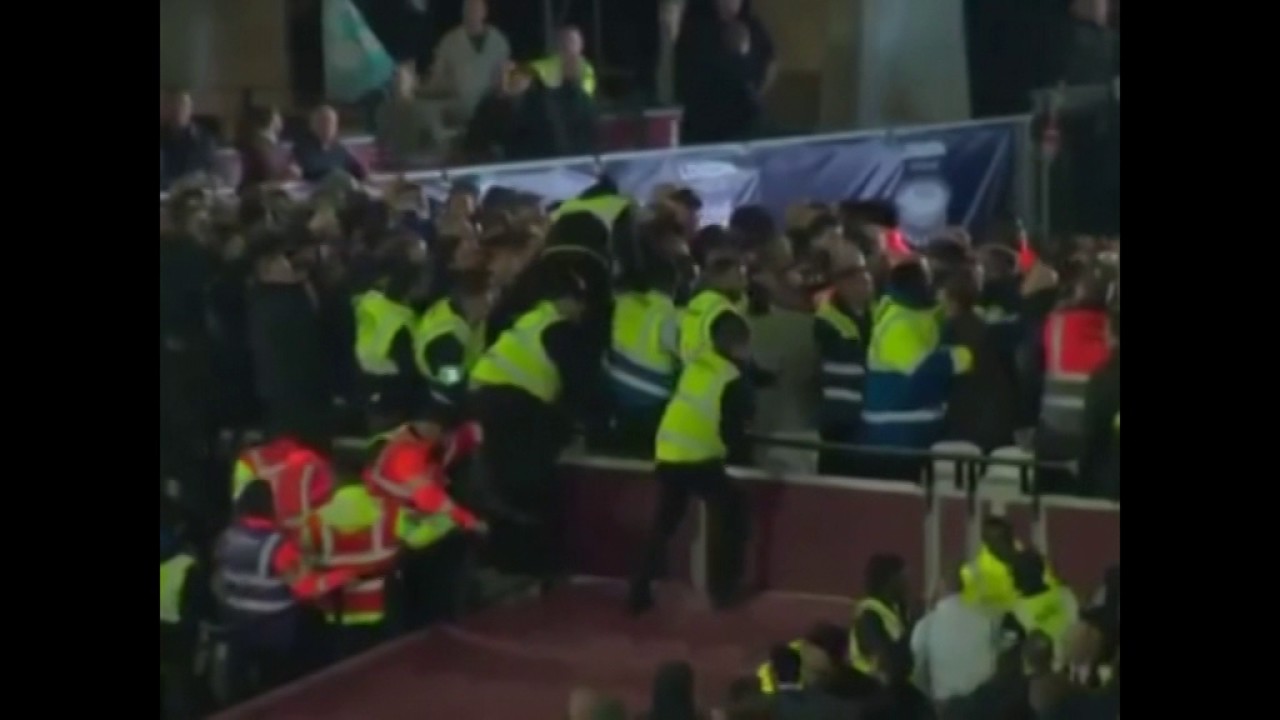 West Ham and Chelsea hooligans - YouTube