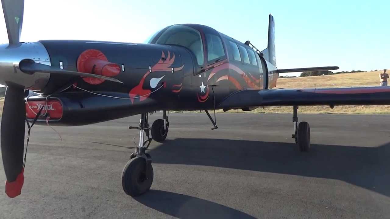 Pacific Aerospace 750XL (CS-EAR) de SkyDive Europe - YouTube