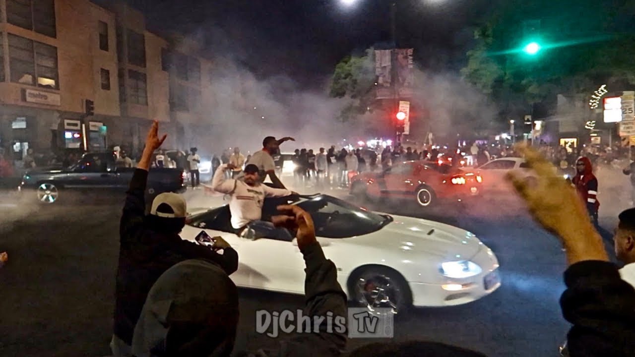 OAKLAND SIDESHOW GOING WILD!! - YouTube