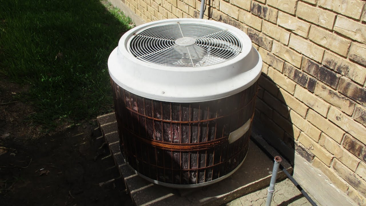 1980's Carrier "Round One" Heat Pump Running in Cool Mode - YouTube