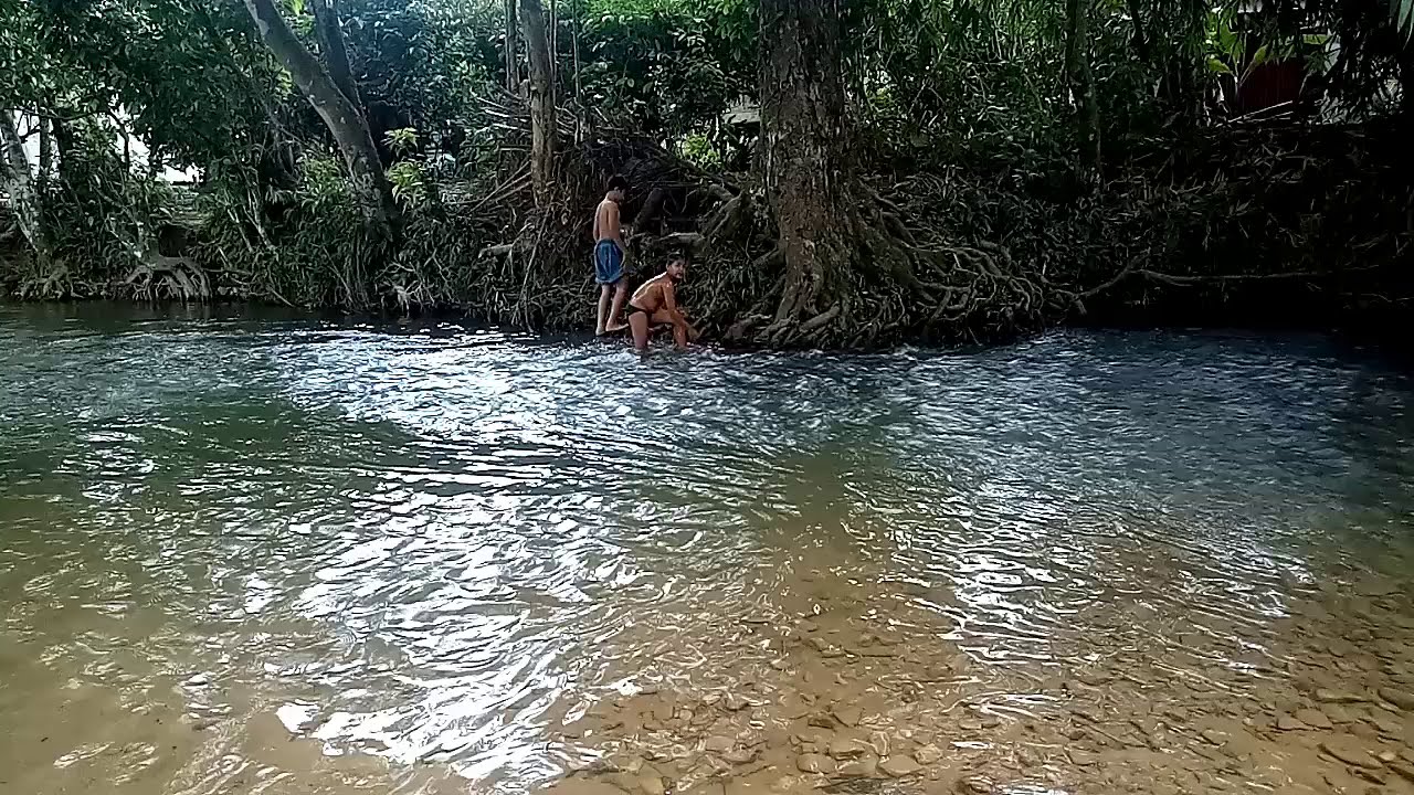 the kids took a bath in the river😂 - YouTube