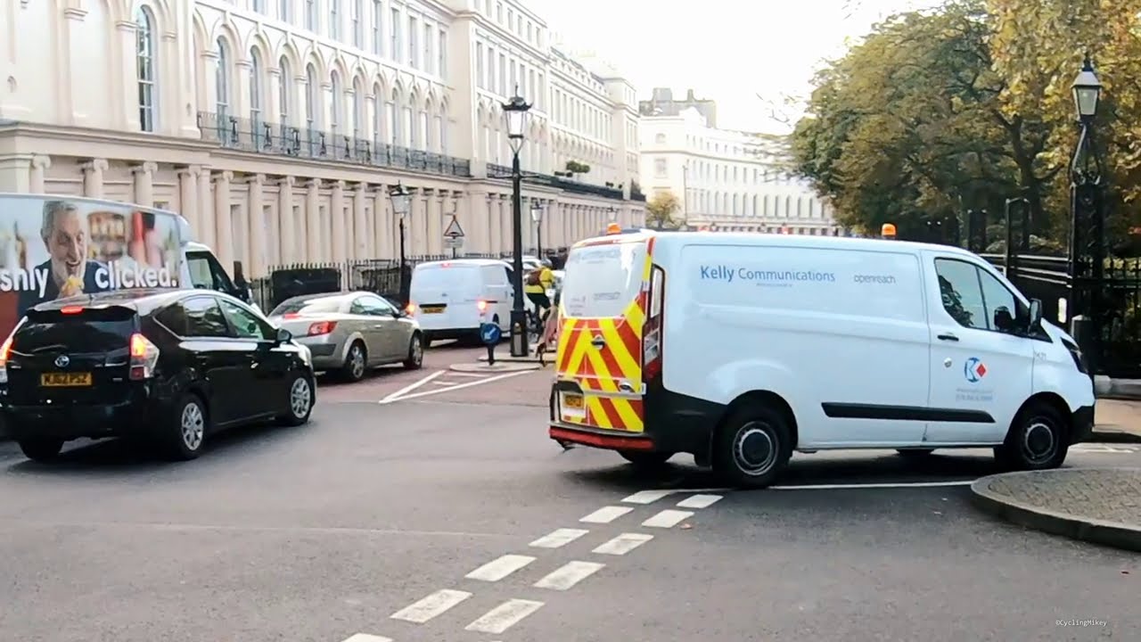 Kelly Communications driver makes cyclist skid - HG19FCD - YouTube