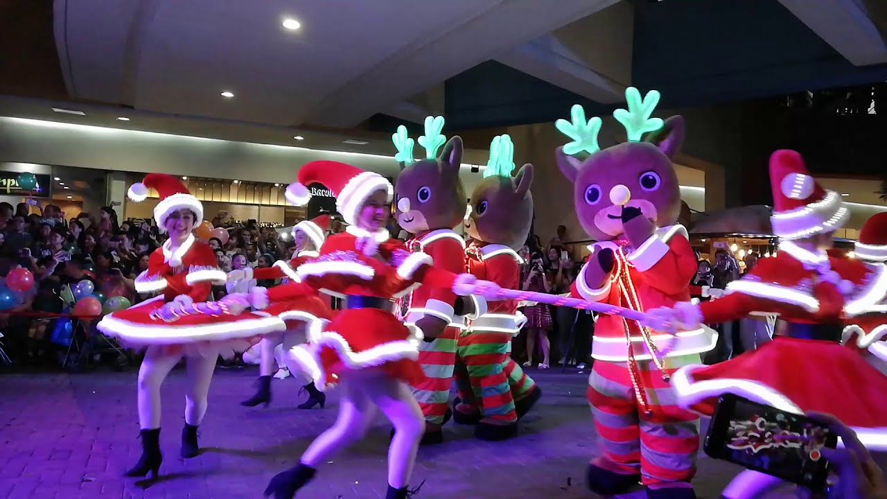 SM Christmas Parade in SM Mall of Asia - YouTube