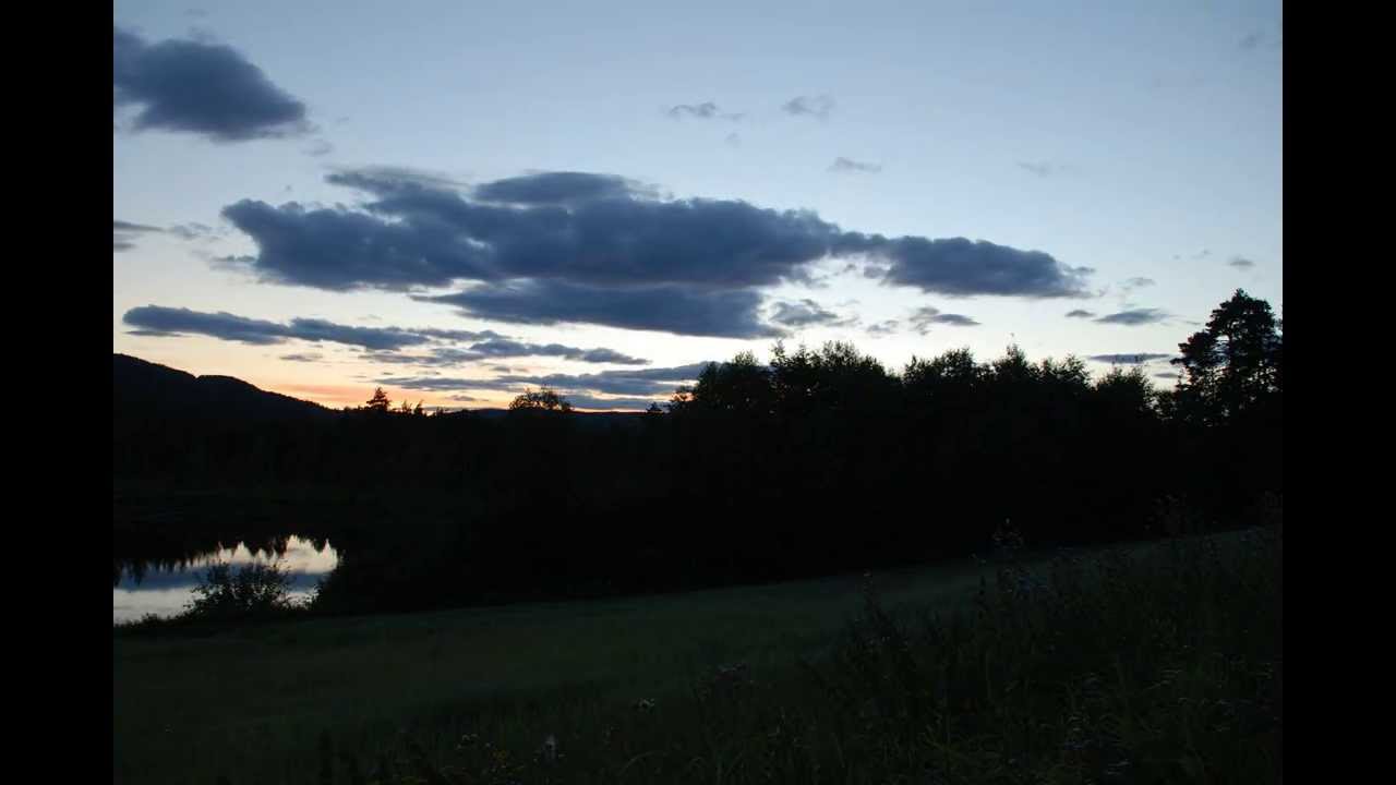 Statiske skyer i vestavind. Static clouds in the breeze. - YouTube
