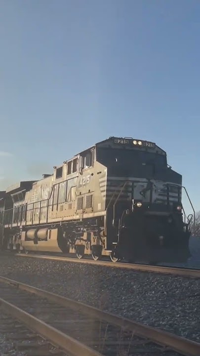 EX N&W SD40-2 NS 1643 trails 3rd of 3rd on NS 170 - YouTube