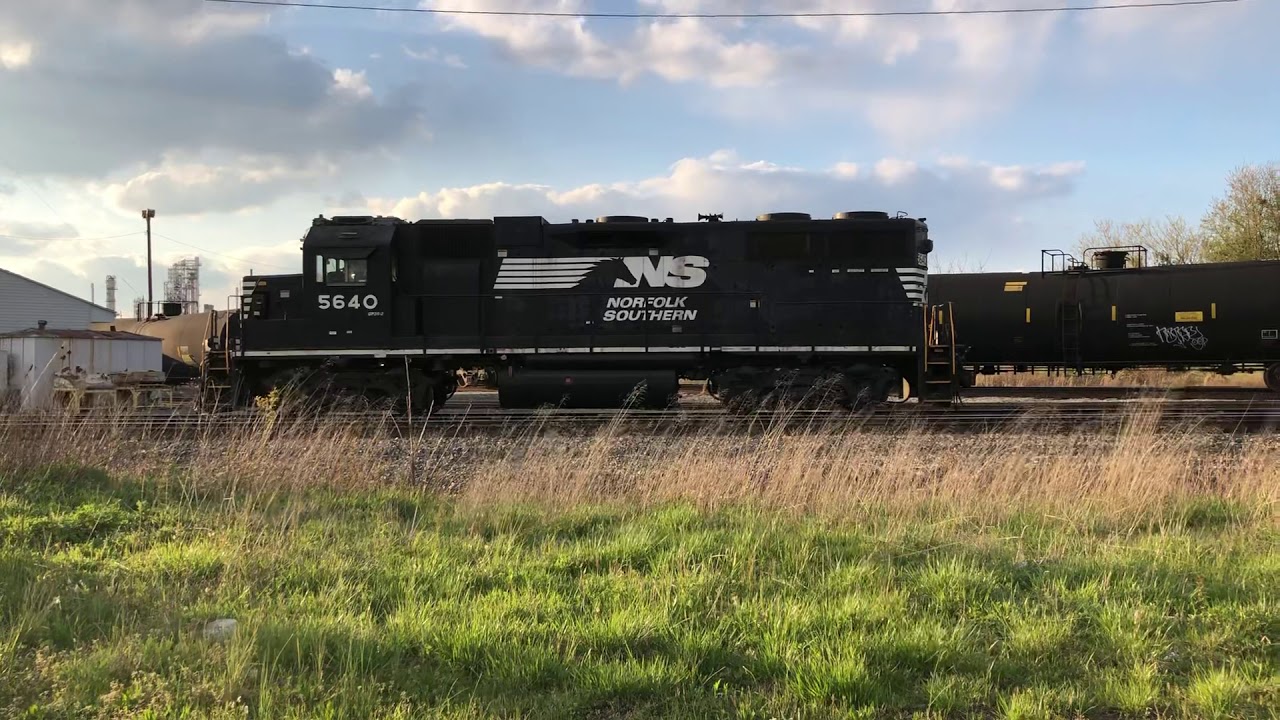 NS GP38-2 5640 idling in Paulsboro NJ - YouTube
