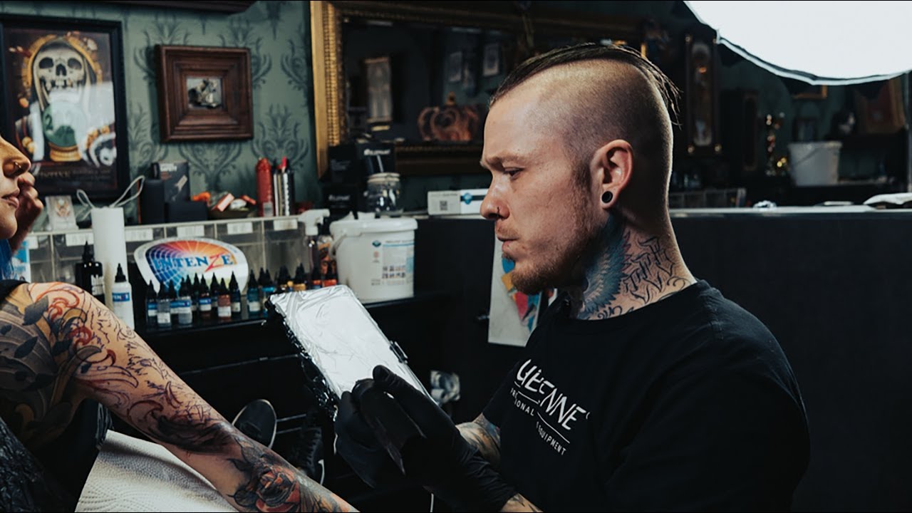 WE MAKE ARTISTS X JULIAN SIEBERT TRAILER (Sony A7III) - YouTube