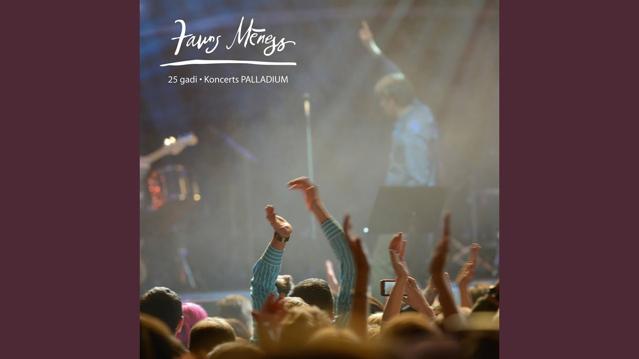 Piekūns skrien debesīs (Live) - YouTube