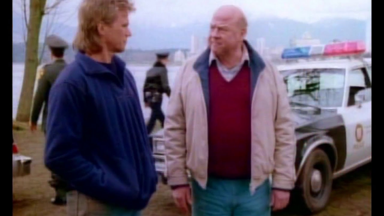 Screencapture Video MacGyver - Dream Baby Dream - YouTube