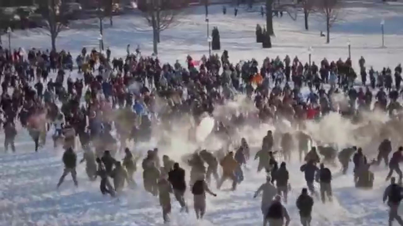 Virginia Tech SnowBall Fight 2016 - YouTube
