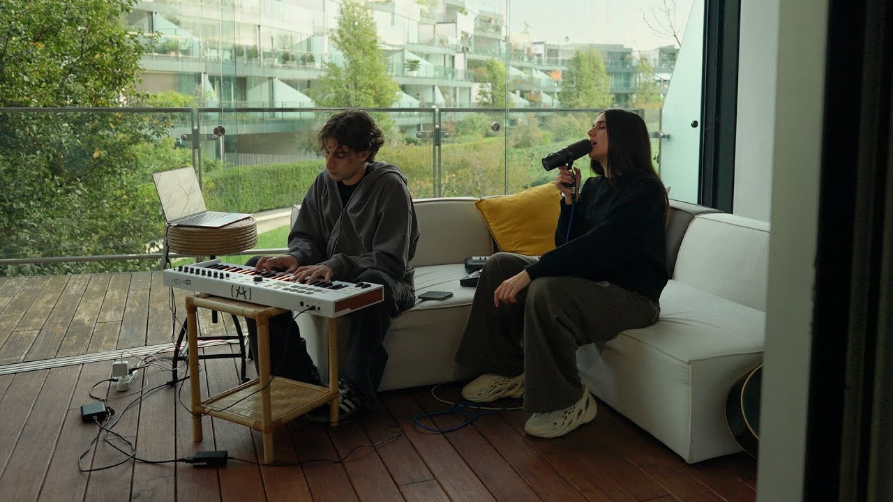 Carla Hero - Live Session #1 - YouTube