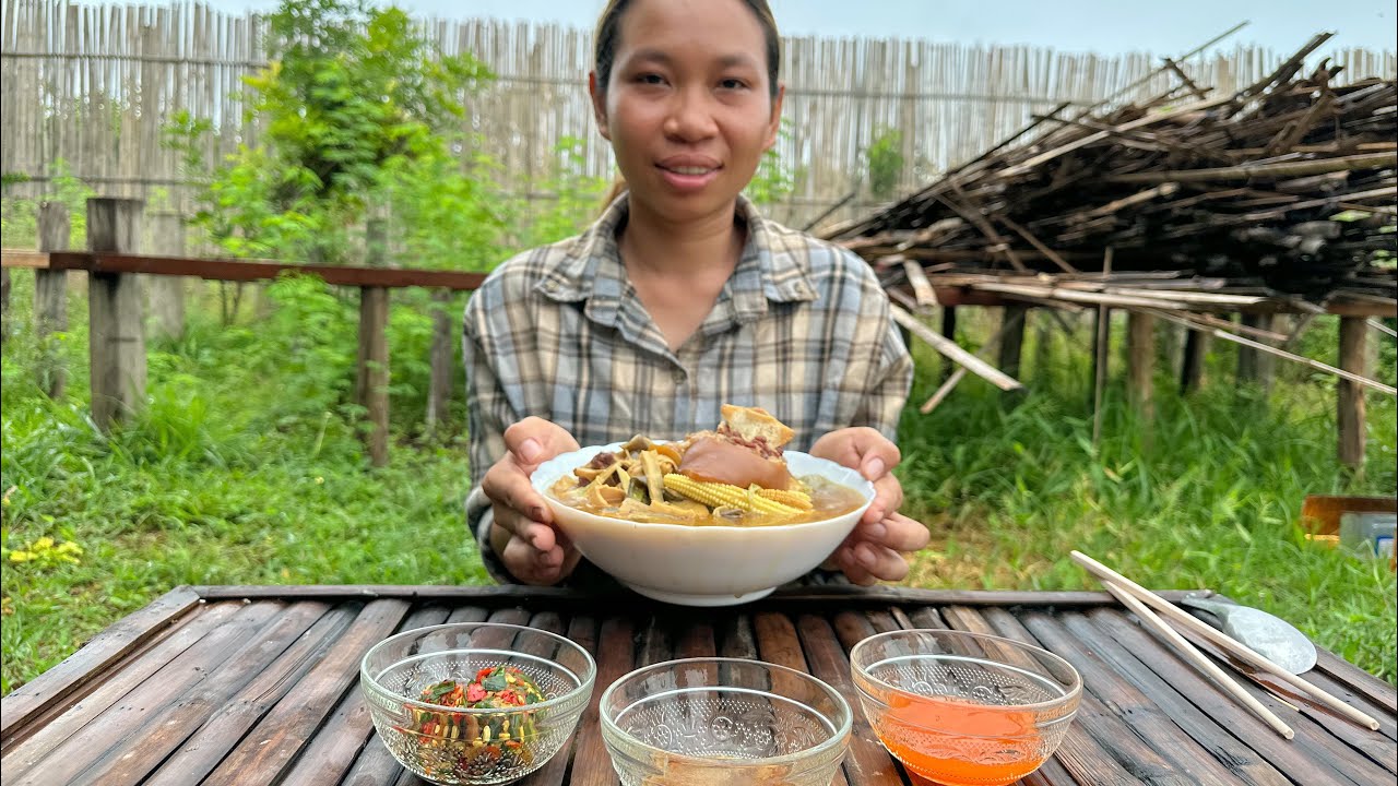 ថ្ងៃនេះមកធ្វើ ចាណាង ម្ហូបបងប្អូនជនជាតិភាគតិច ហូបម្តង ខុសត្រូវបងប្អូនជួយណែនាំផង Chhom Sreypach ...