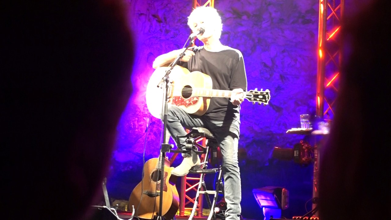 20161027 21:51 Shalom Chanoch v Moshe Levi in Tsidkiyahu Cave Jerusalem ...