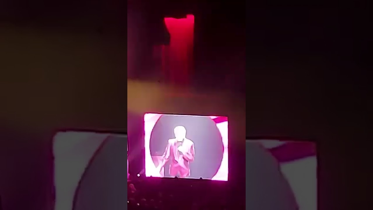 Barry Manilow live at OVD Hydro Glasgow - YouTube