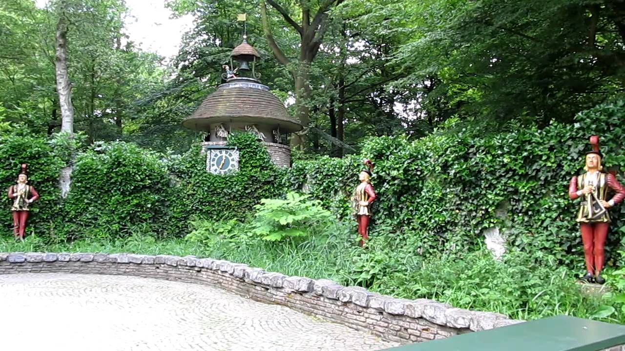 Efteling - foute knip in verhaal De Magische Klok (HD) - 14 juni 2012 - YouTube