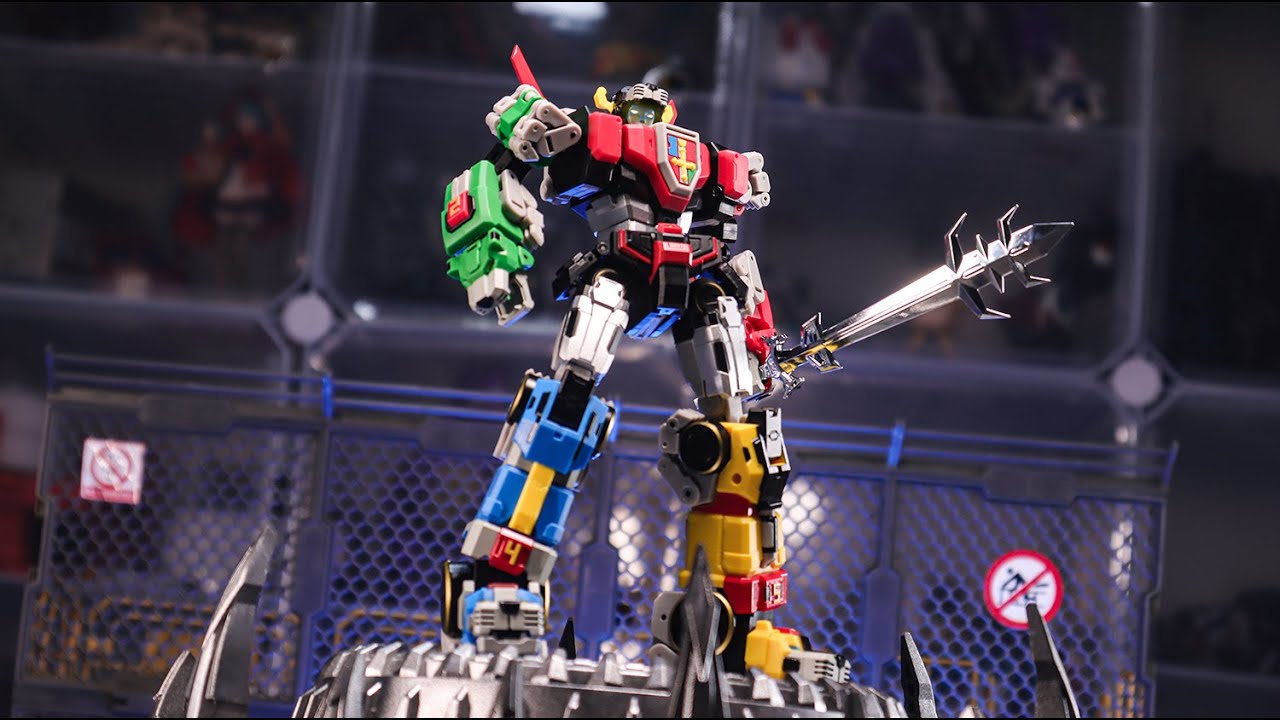 Go Go Beast King GoLion！Microcosmos MC01 Elvis stop motion animation ...