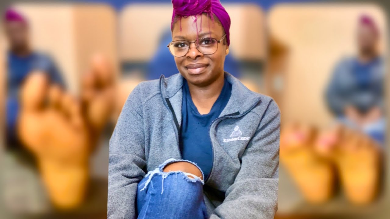 Interviewing a College Student About Her Soles 112| Public Feet ...