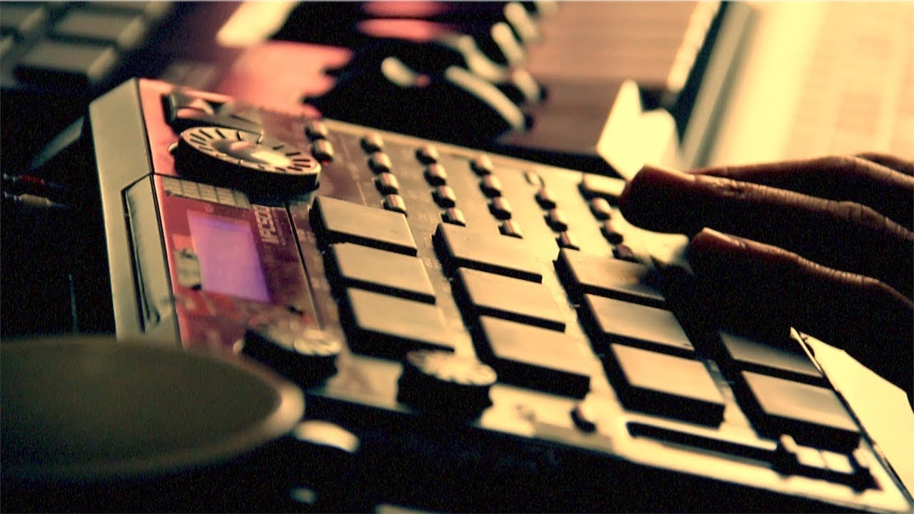 MPC 500 Lo-Fi Sample (Direct On Tape 06) #mpcbeat #boombap - YouTube