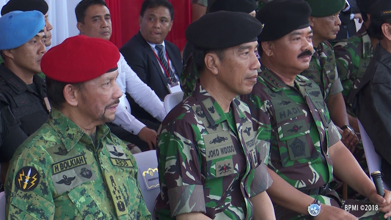 Menyaksikan Demonstrasi Latihan Gabungan Prajurit TNI - YouTube
