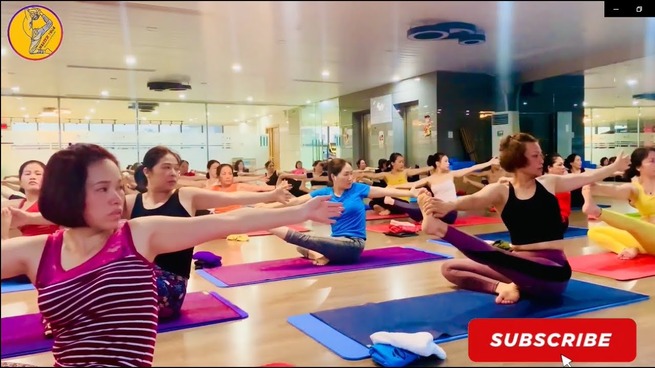 15 Minute Morning Seated Yoga Stretches Sequence For Beginners ...