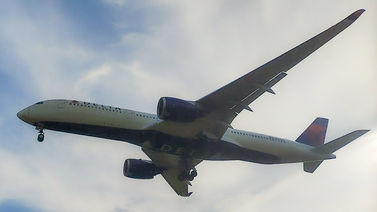 Delta Airlines Airbus A350-941 Landing in Minneapolis [N503DN] - YouTube
