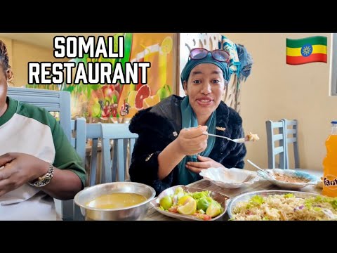 What is unique about Somali Restaurant in Addis Ababa?