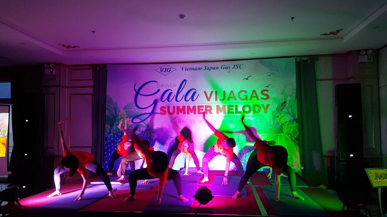 Yoga dance performance 18.08.2018 - YouTube