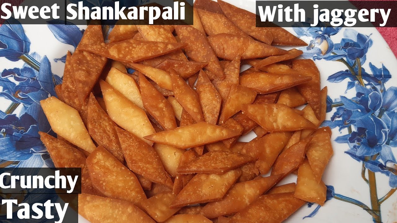 Sweet shankarpali with jaggery | Sweet diamond cuts | Sweet Maida ...