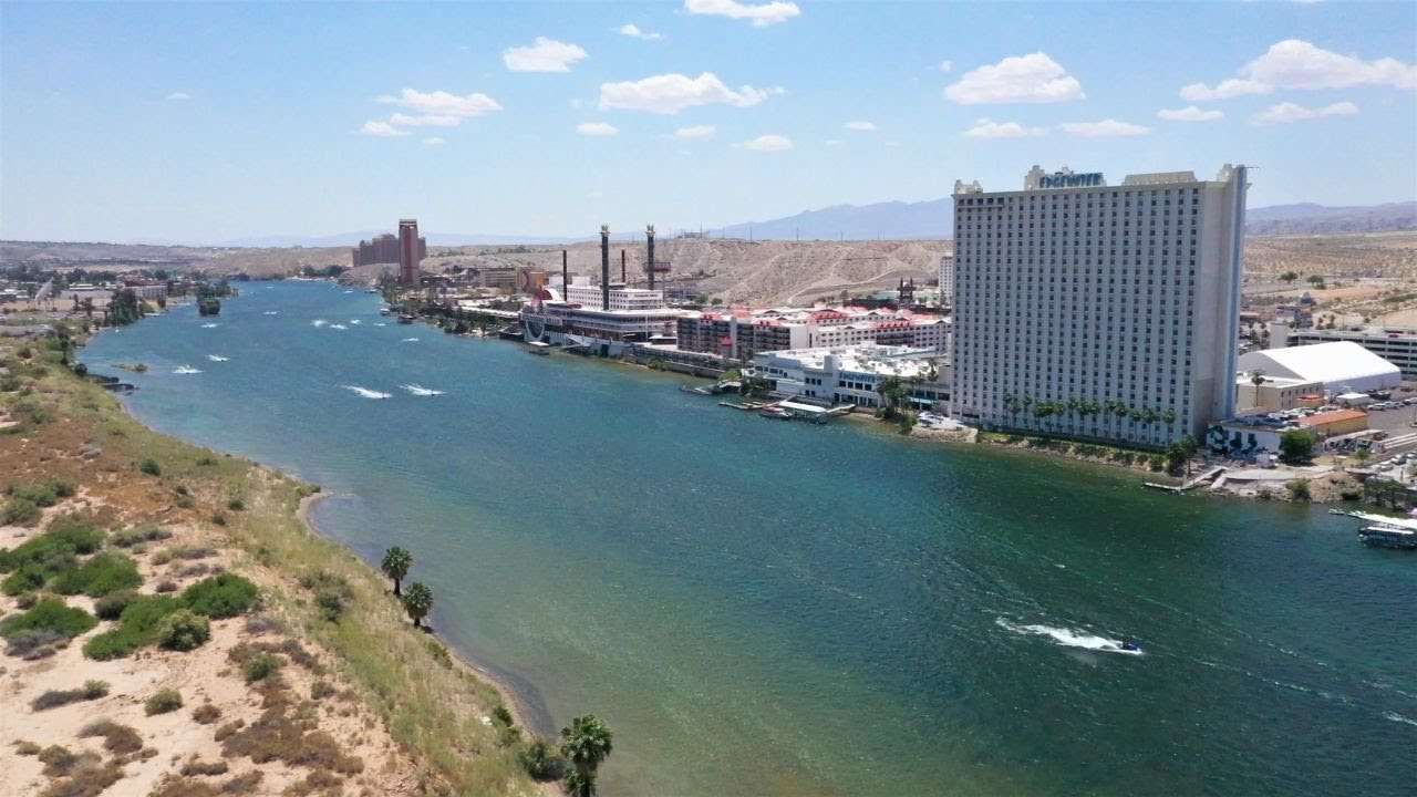 Jet Skiing on the Laughlin river - YouTube