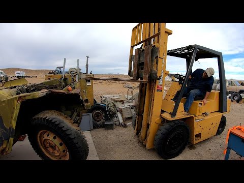 We try to get the Parts M151A1 Engine Running. Will we get it done ...