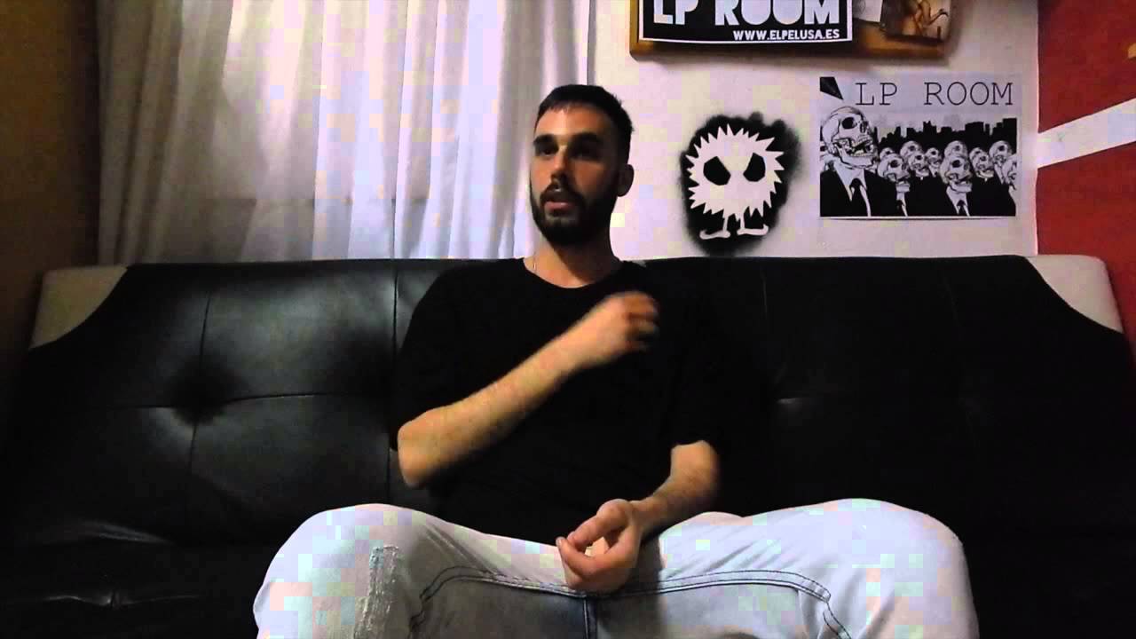 LP Room @ Sentados con Pablo Puga - YouTube
