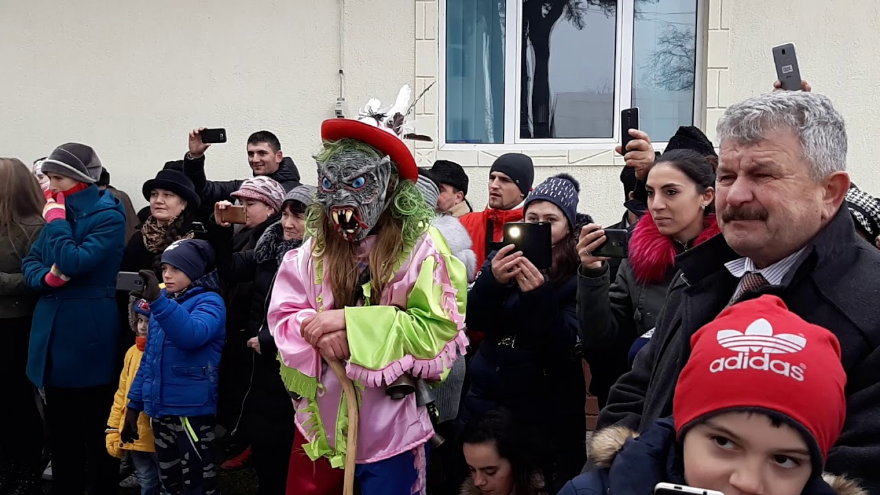 Comuna Rediu jud. Neamt- Sărbători anul nou 2019 - YouTube