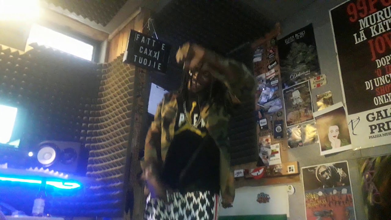 ASMA BOY GANGSTER SHIT in studio only smoke - YouTube