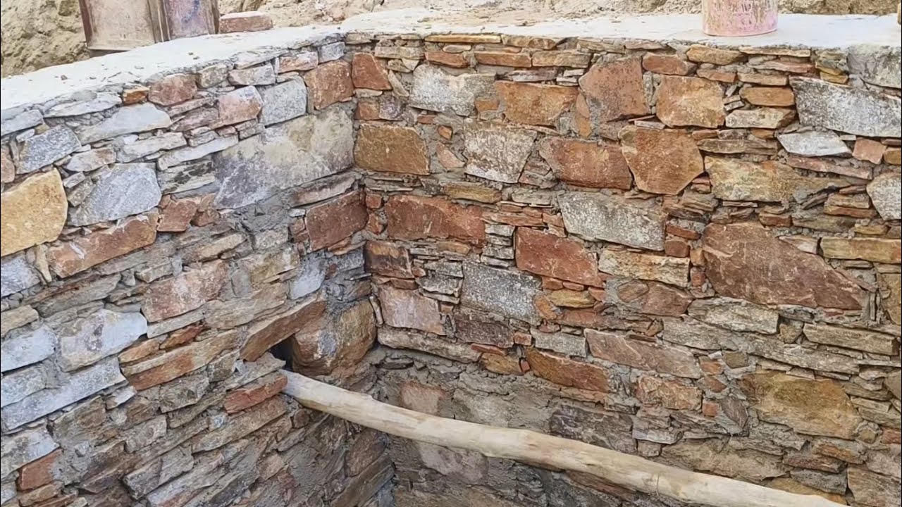 Beautiful Stone Masonry Work in Water Tank!!पानी के टैंक में पत्थर की ...