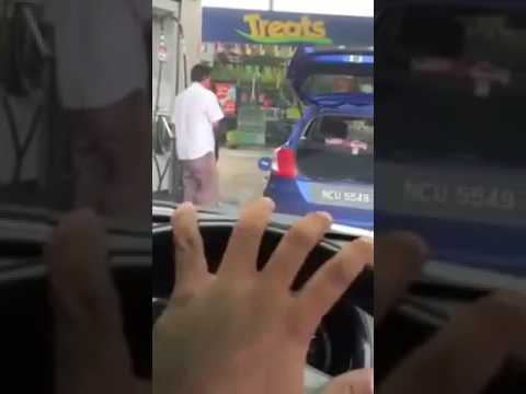 Viral   Minyak dah penuh pon masih nak isi jugak  Minta je la baki duit tu
