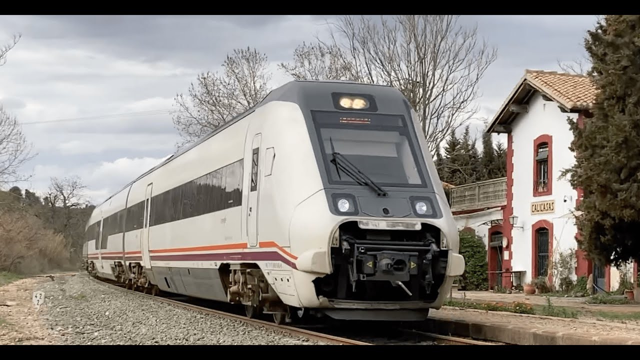 Renfe Operadora 599 pasado por Calicasas con una pitada - YouTube