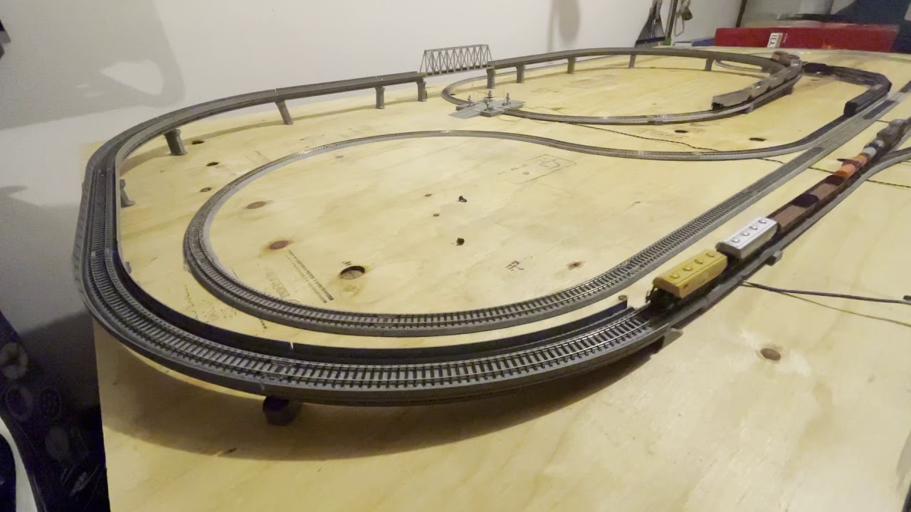N scale 4 x 8 layout - YouTube