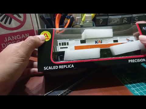 Unboxing Miniatur Lokomotif Yang Sekarang Dipakai Di Logo Sepur Madiun Tapi Dengan Logo Baru
