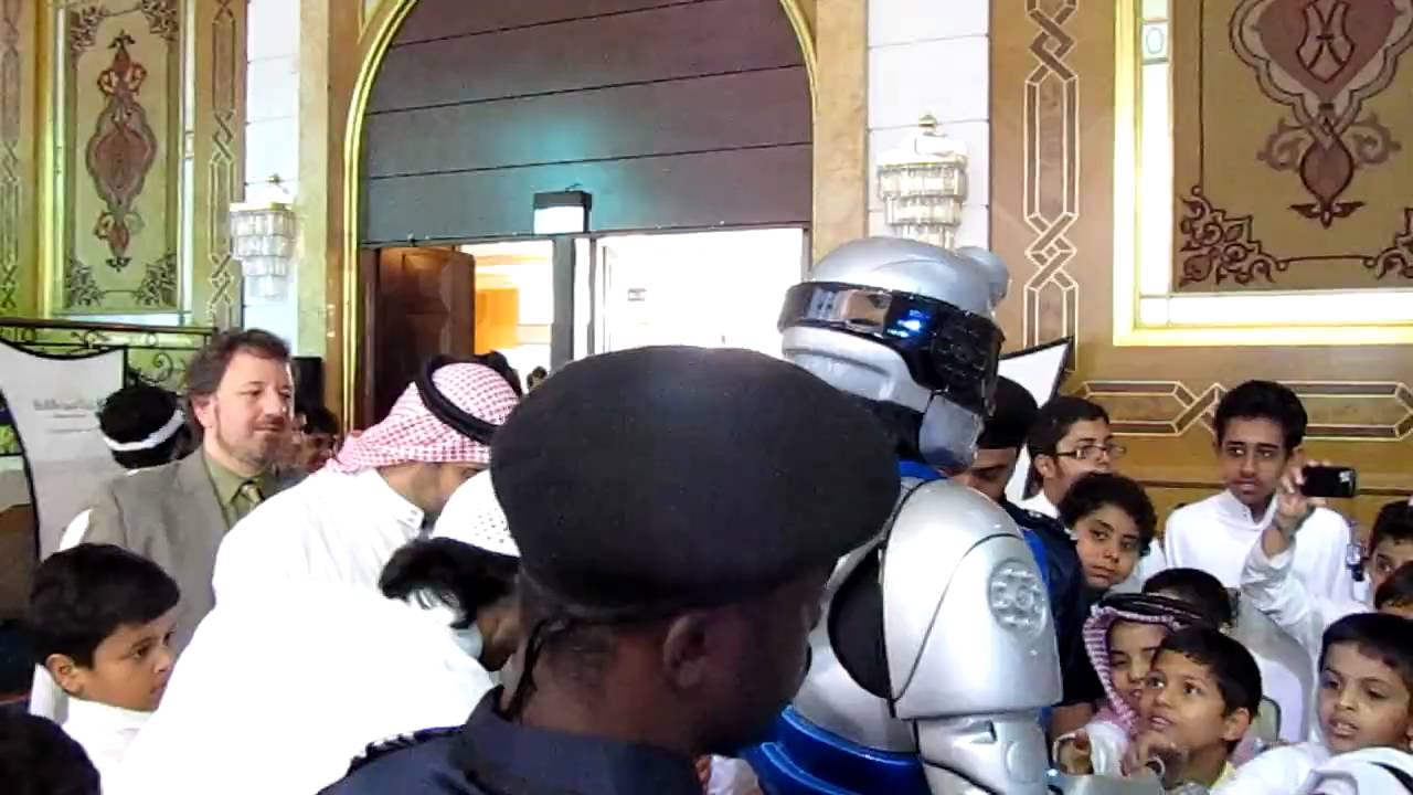 Ibtikar 2010 - Robot - روبورت سعودي.MOV - YouTube