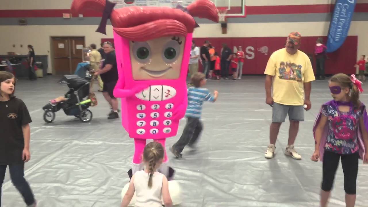 Cell phone Sally busting some moves at hero day 4/30/2016 - YouTube
