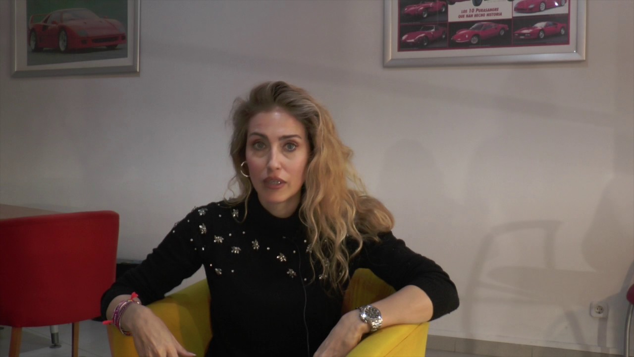 Presentació de l'entrevista a Miriam Victoria - YouTube