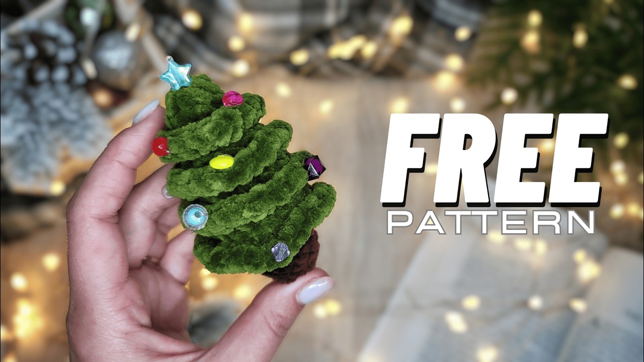 Easy Crochet Christmas Tree Keychain Tutorial | NO SEW Beginner ...