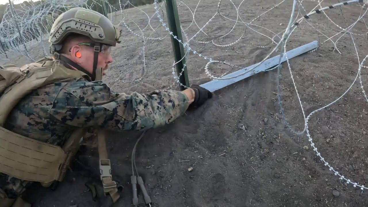 Marine Combat Engineer Sapper Leaders Course - YouTube