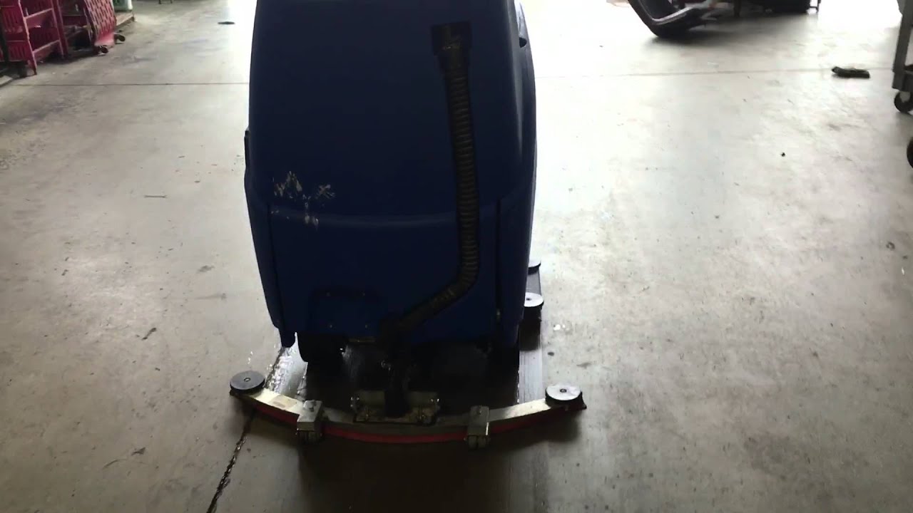 Clarke Boost 32 floor scrubber - YouTube