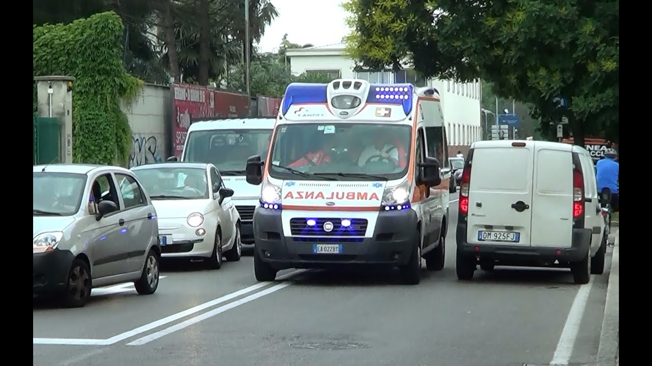 Italian ambulance responding - classic italian 2-tone; wail | Ambulanza ...
